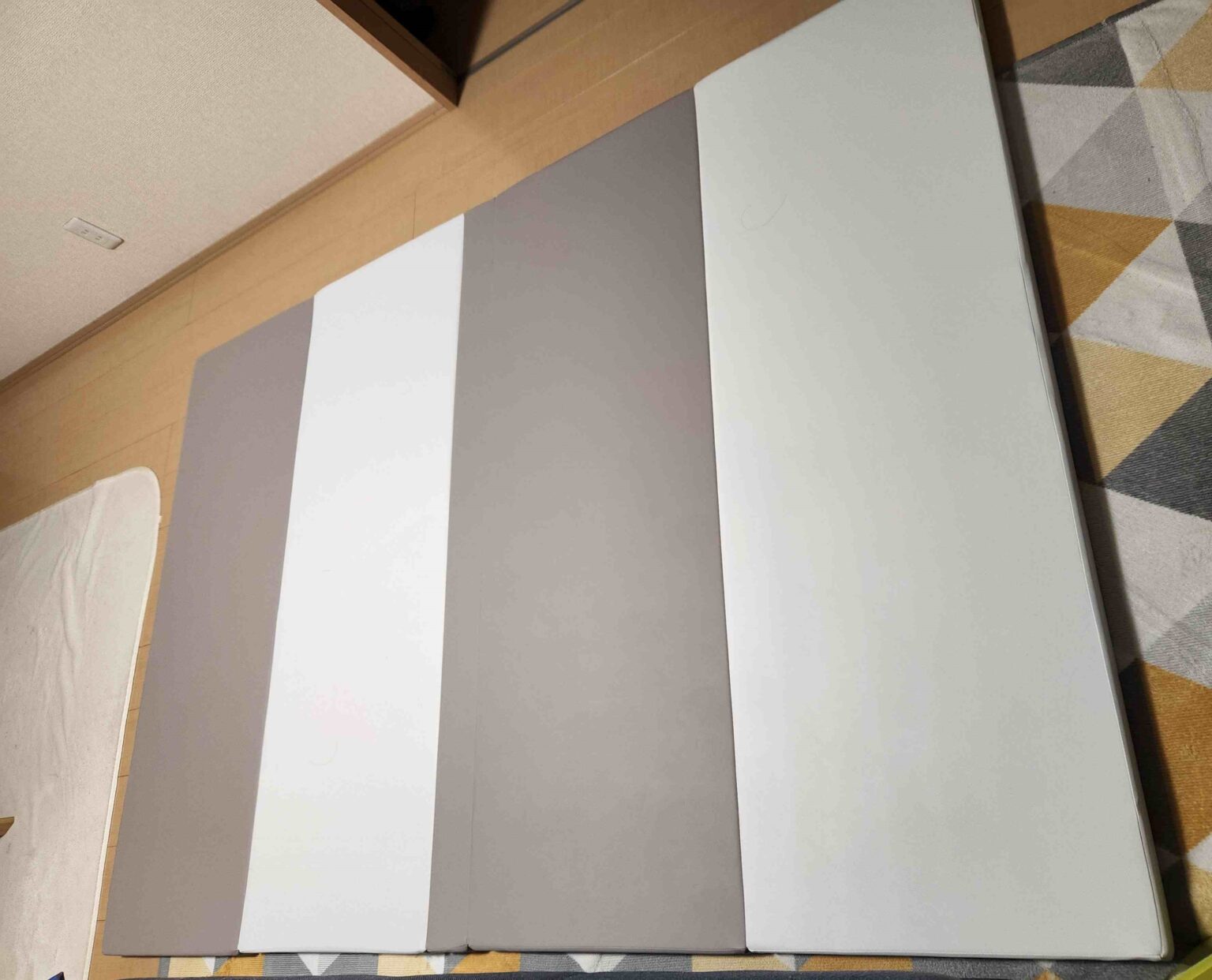 赤ちゃんにおすすめ！折りたたみシームレスプレイマットで快適なおうち時間！ | ピカログ